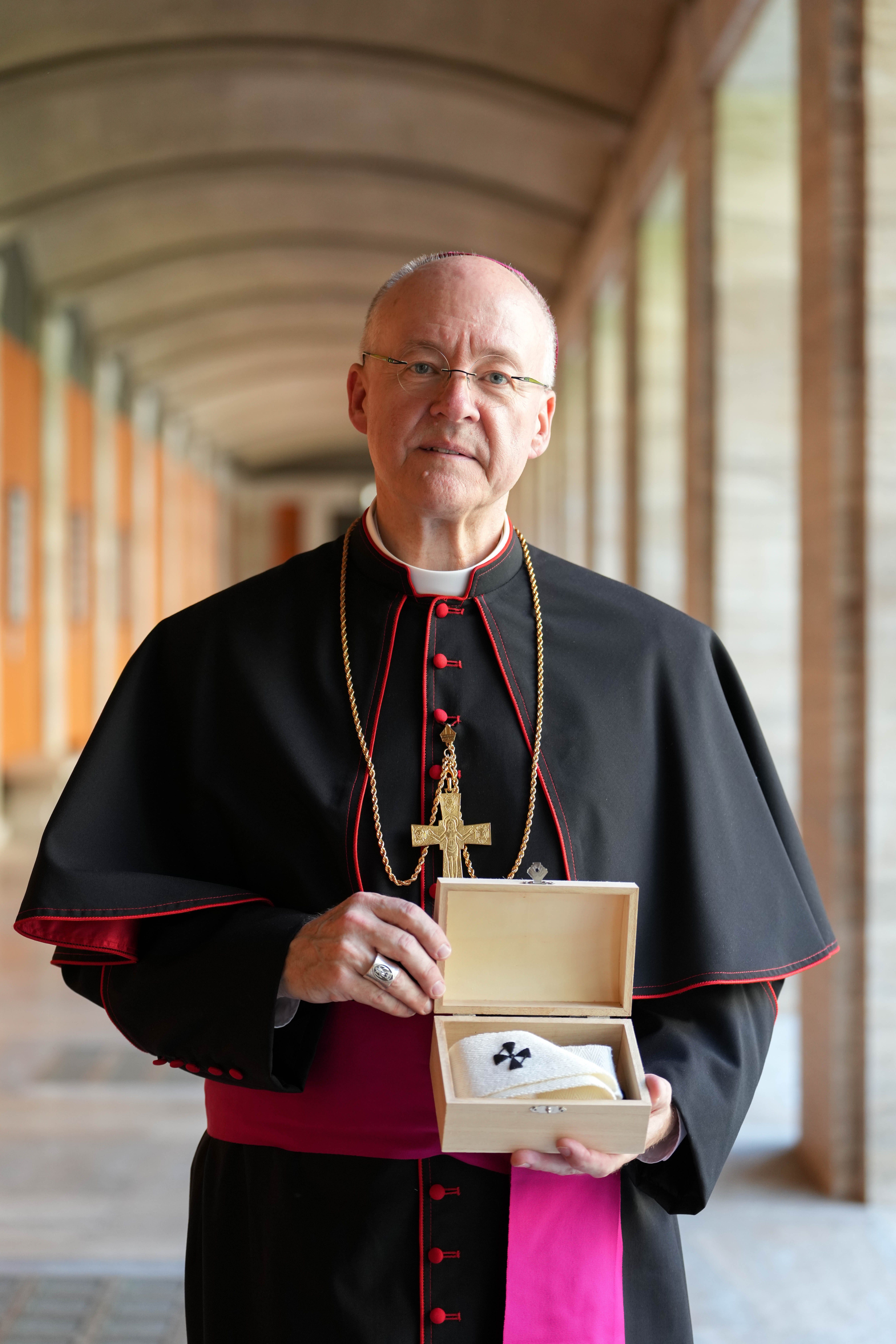 Archbishop Receives Pallium from Pope Leo XIV - Catholic Herald