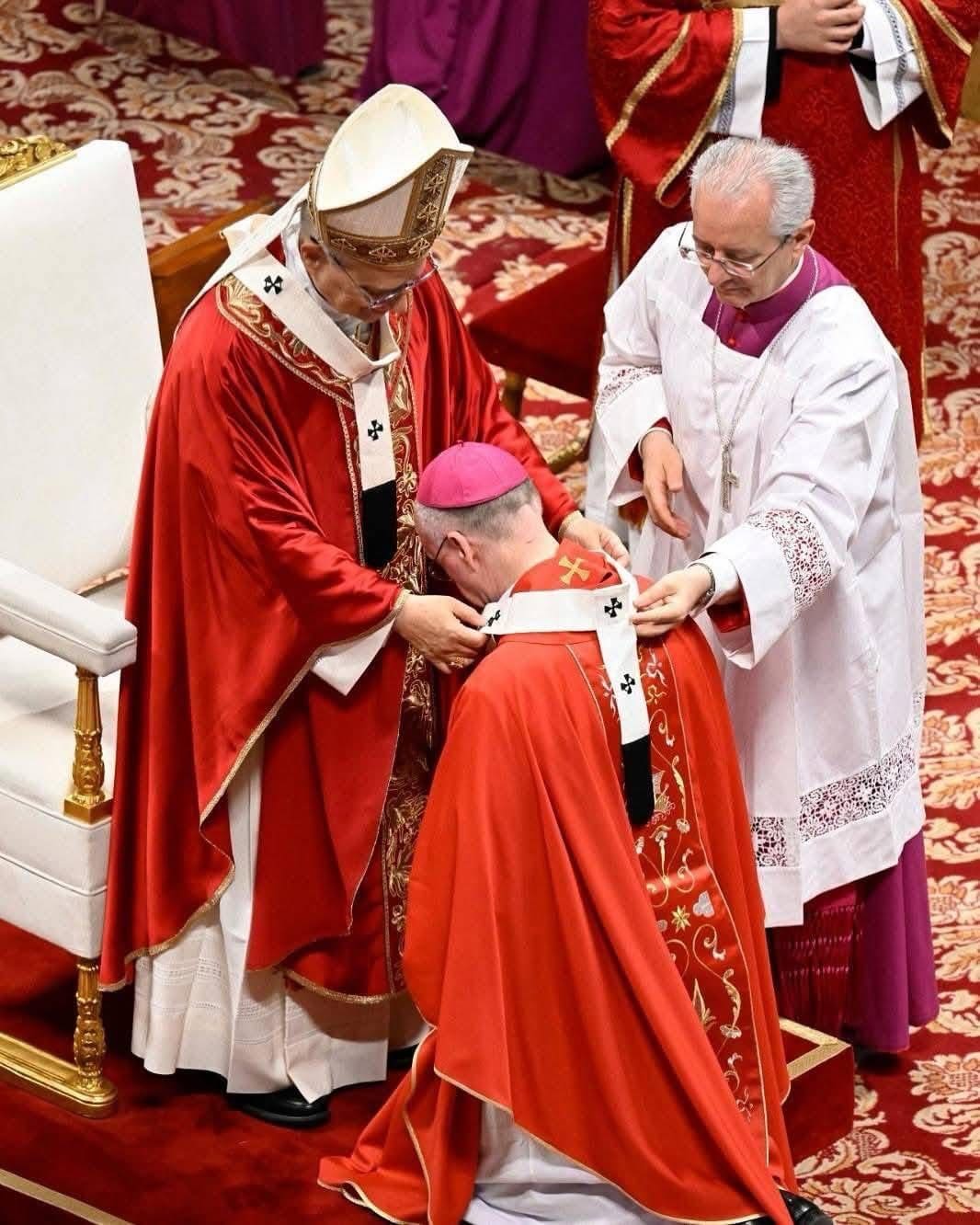 Archbishop Receives Pallium from Pope Leo XIV - Catholic Herald